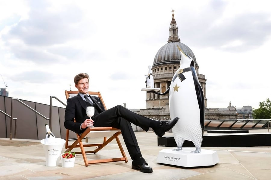 Sip some Moët on the rocks at Madison Rooftop Bar, London - Luxurylaunches